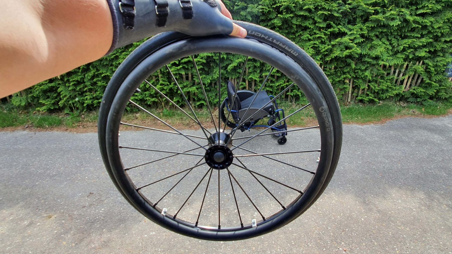 Rolstoelwielen - Mijn rolstoel op maat is hightechie voor het echie